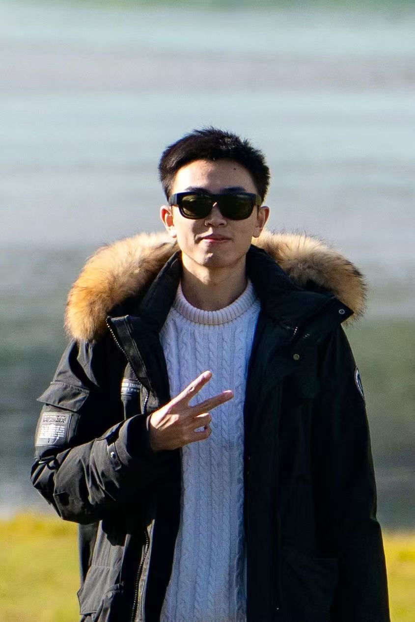 Zouwei Pan 潘邹纬